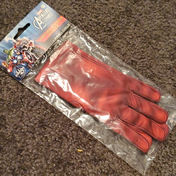 Marvel | Costumes | Avengers Assemble Captain America Gloves | Poshmark